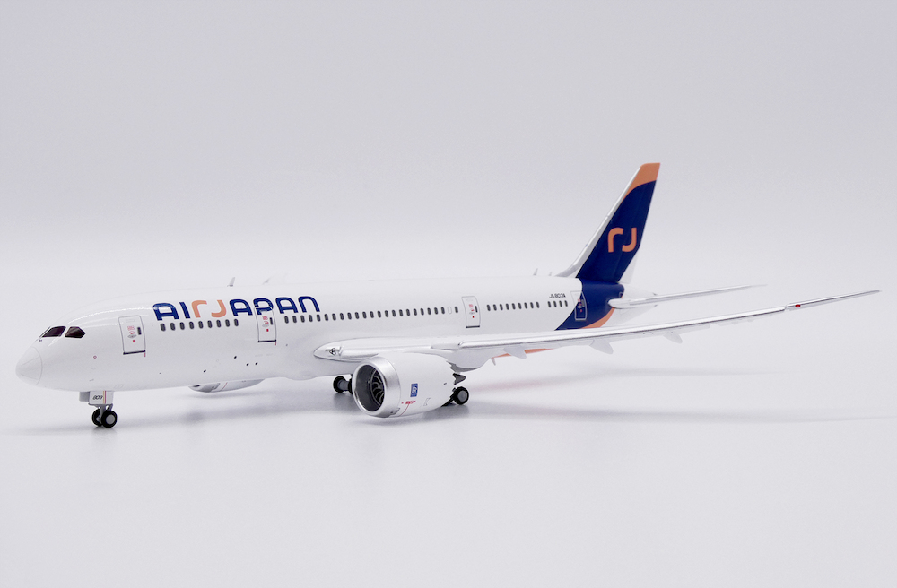 JC Wings SA4042A Boeing 787-8 Dreamliner Air Japan JA803A Flaps D