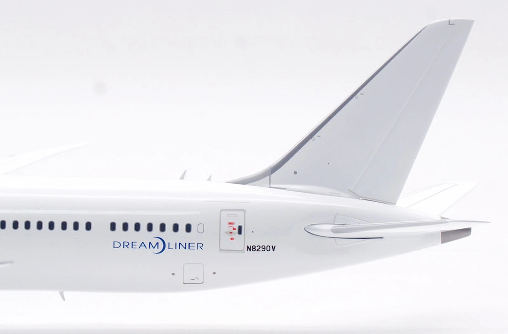 SQ Wings L2044 Boeing 787-10 Dreamliner Boeing House Color N829OV